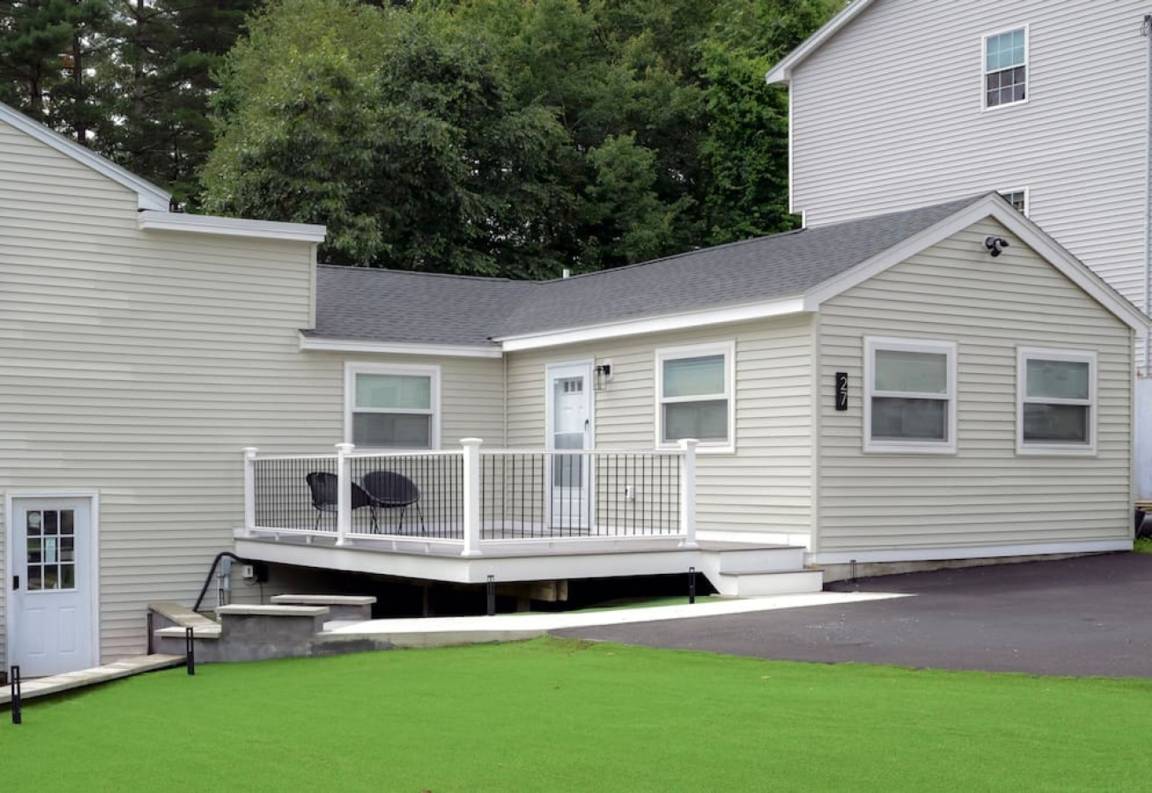 House ∙ 4 Bedrooms ∙ 10 Guests - Lowell, MA
