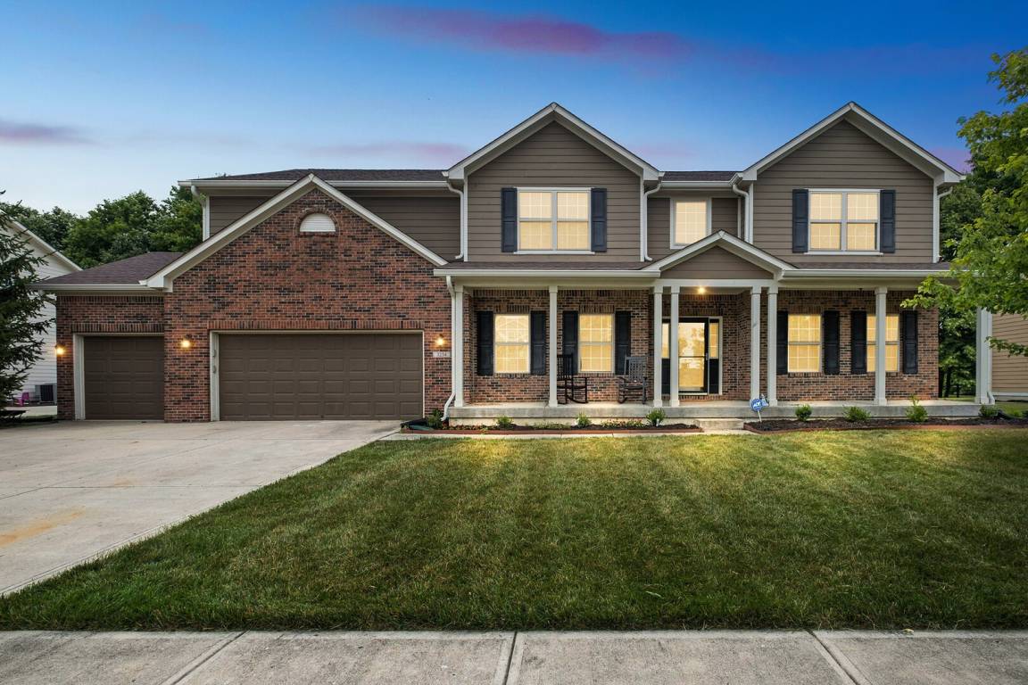437 M² House ∙ 6 Bedrooms ∙ 15 Guests - Carmel, IN