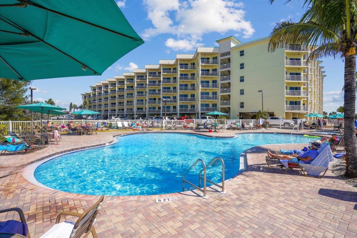 81 M² Condo ∙ 2 Bedrooms ∙ 6 Guests - Treasure Island, FL