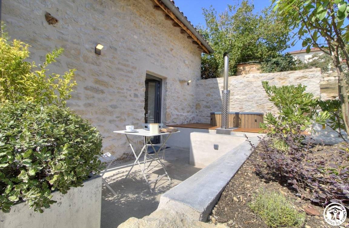 32 M² Gîte ∙ 1 Chambre ∙ 2 Personnes - Ain