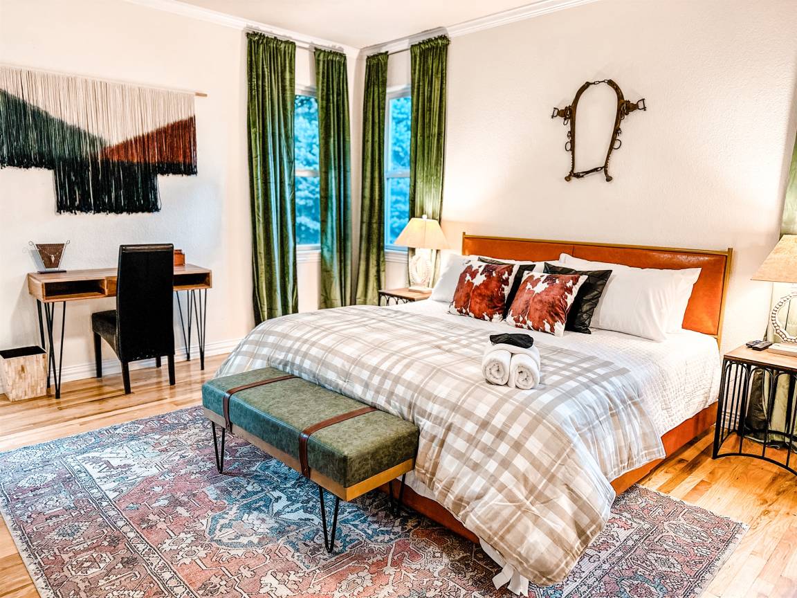 386 M² House ∙ 5 Bedrooms ∙ 13 Guests - Wheat Ridge, CO