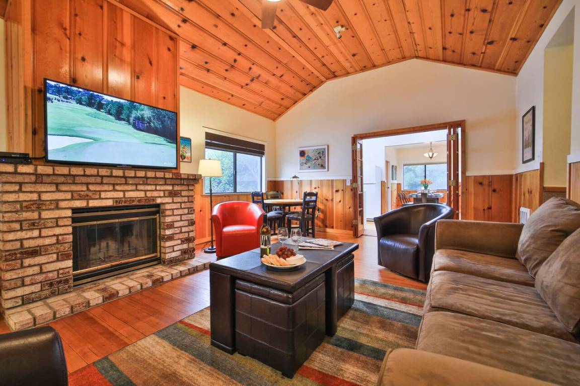 139 M² House ∙ 3 Bedrooms ∙ 8 Guests - Guerneville, CA