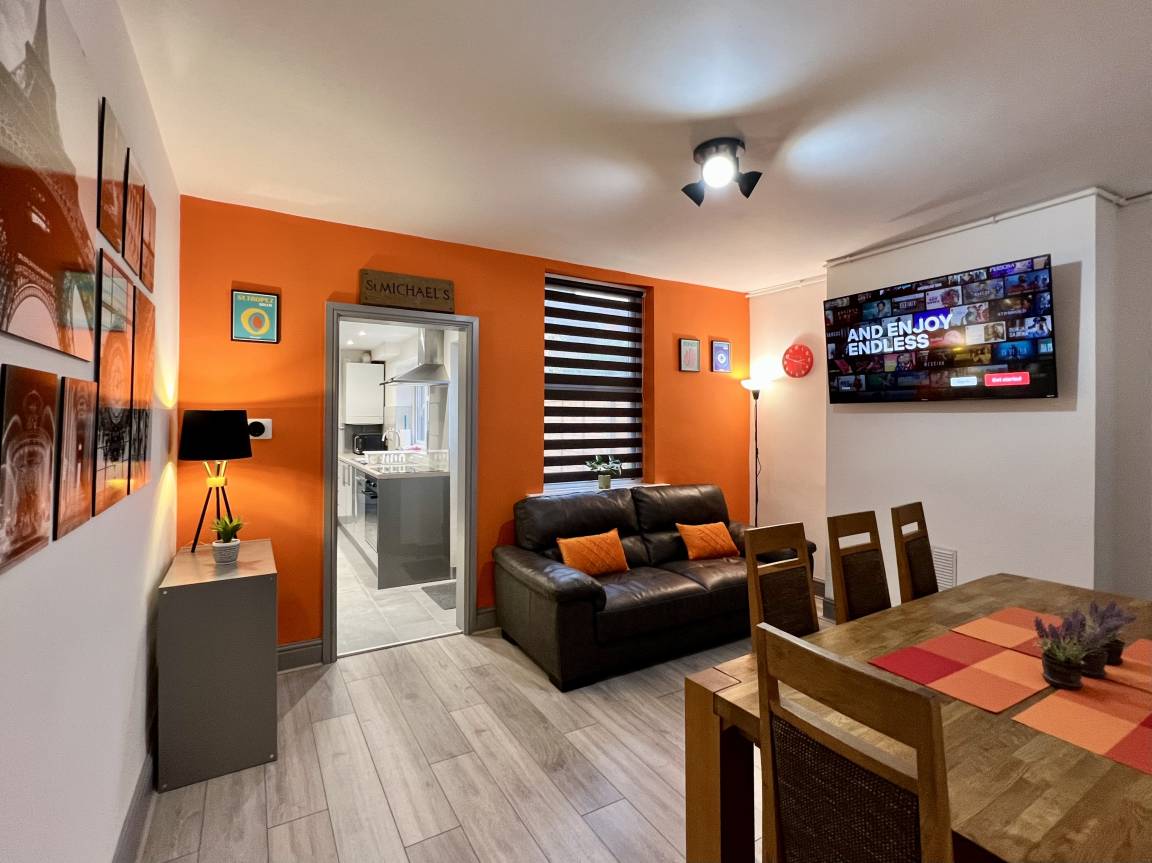 170 평방 미터 주택 ∙ 침실 5개 ∙ 게스트 10명 - 노팅엄