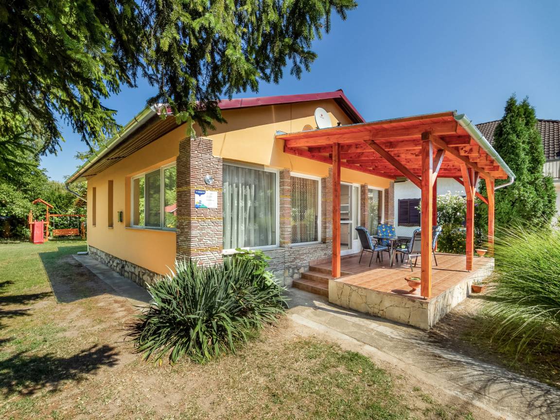 85 M² Ferienhaus ∙ 3 Schlafzimmer ∙ 6 Gäste - Balatonfenyves
