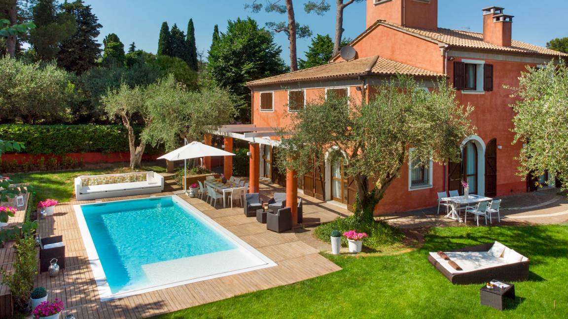 300 M² Villa ∙ 6 Camere Da Letto ∙ 12 Ospiti - Riccione