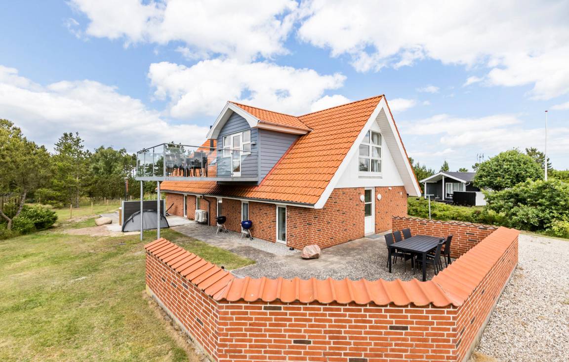 154 M² Ferienhaus ∙ 4 Schlafzimmer ∙ 10 Gäste - Båstad