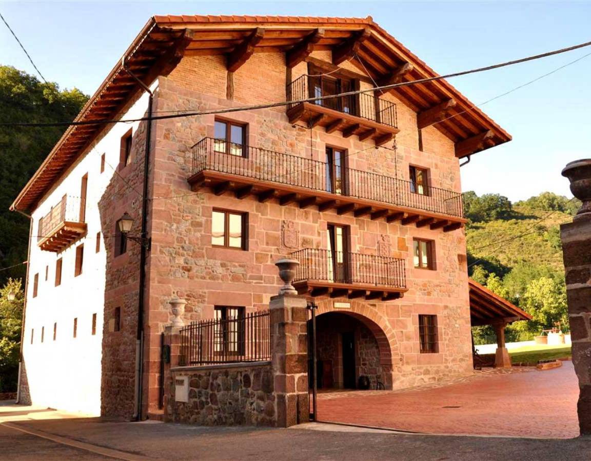 830 M² Casa ∙ 14 Habitaciones ∙ 27 Huéspedes - Navarre