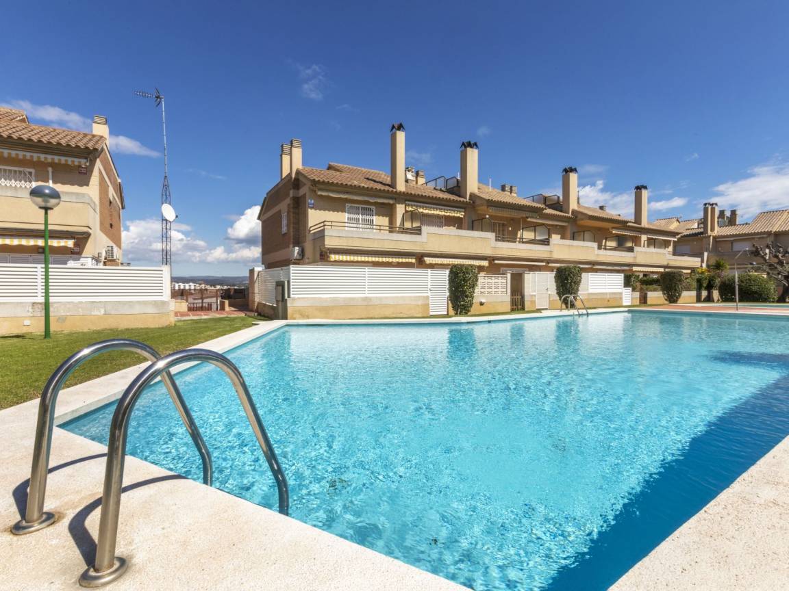 78 M² Casa ∙ 3 Habitaciones ∙ 5 Huéspedes - Tarragona, España