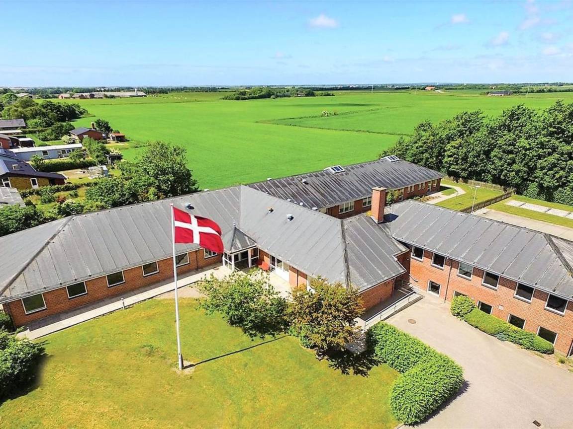913 M² Ferienhaus ∙ 14 Schlafzimmer ∙ 28 Gäste - Søndervig
