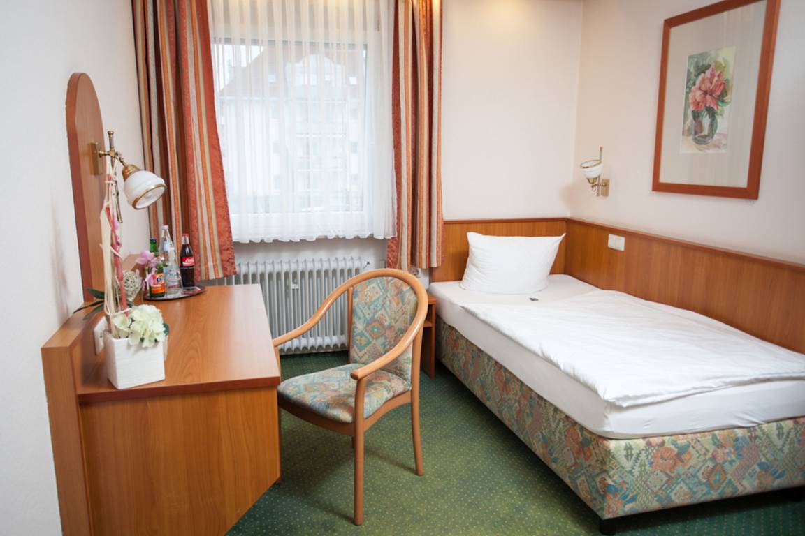 Privatzimmer ∙ 1 Schlafzimmer ∙ 1 Gast - Sinsheim