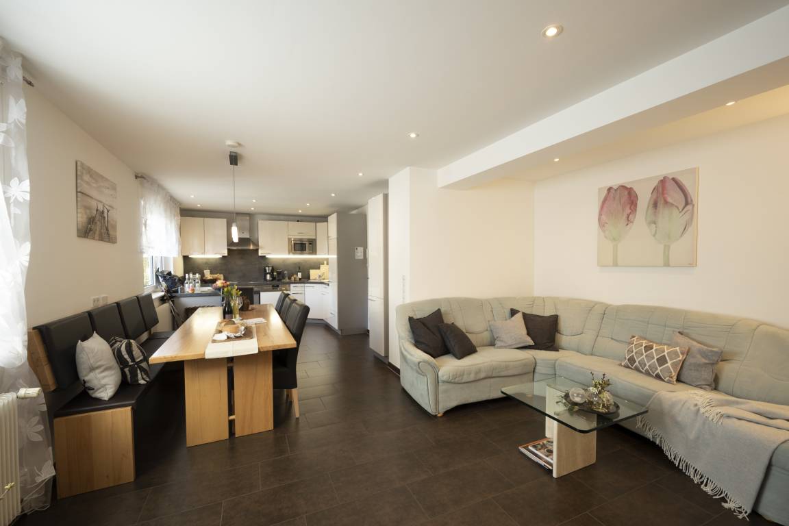 160 M² House ∙ 5 Bedrooms ∙ 12 Guests - Singen