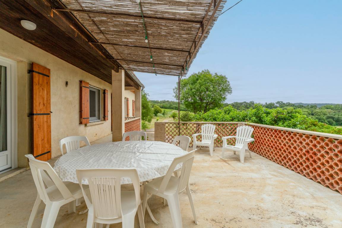 112 M² House ∙ 5 Bedrooms ∙ 8 Guests - Drôme