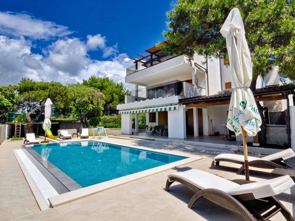 House ∙ 5 Bedrooms ∙ 10 Guests - Rogoznica