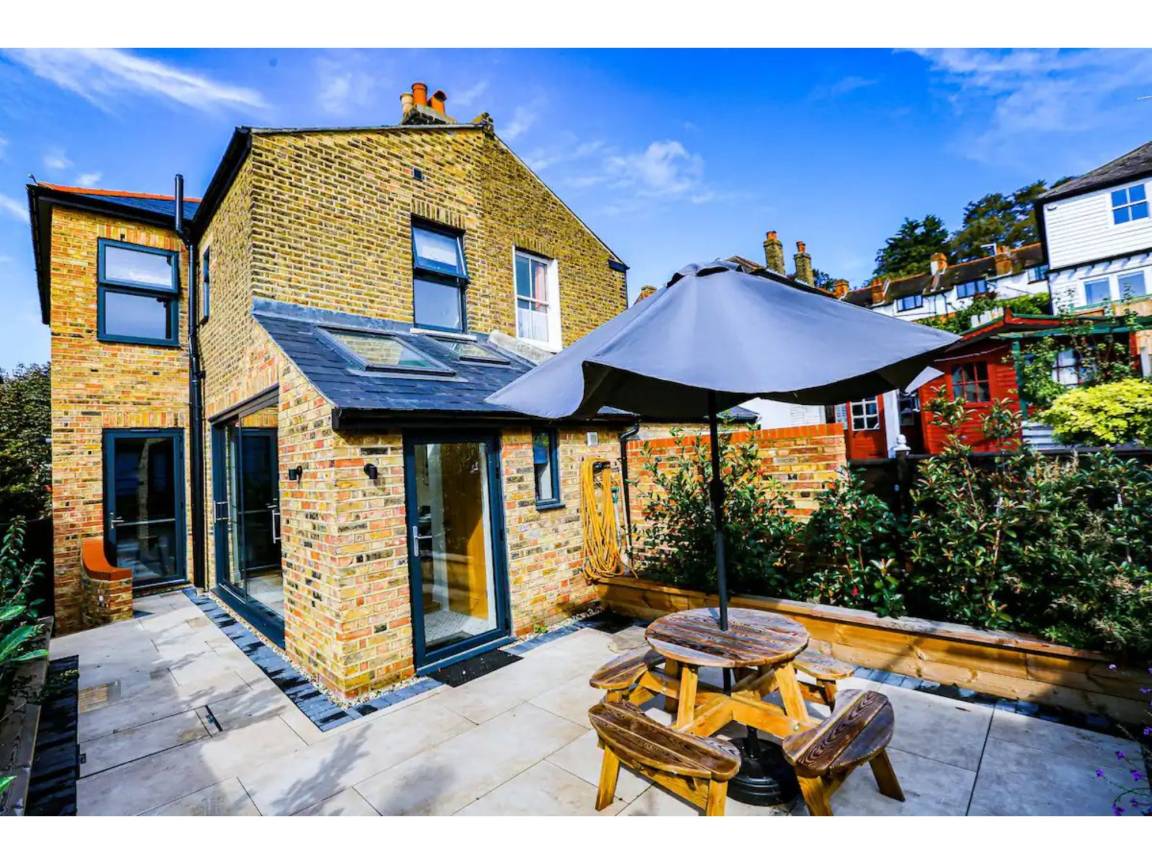 93 M² House ∙ 3 Bedrooms ∙ 6 Guests - Southend-on-Sea
