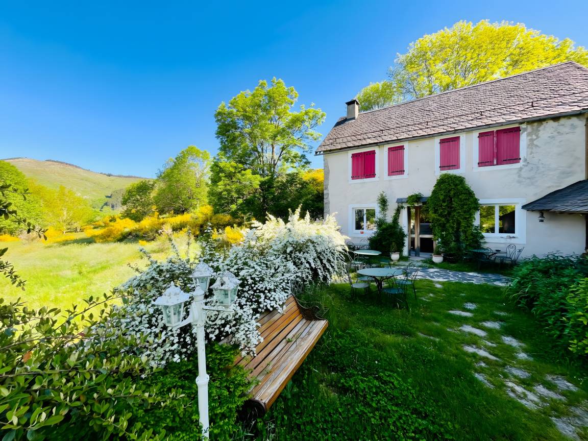 210 M² Maison De Vacances ∙ 6 Chambres ∙ 26 Personnes - Saint-Sauveur-Camprieu