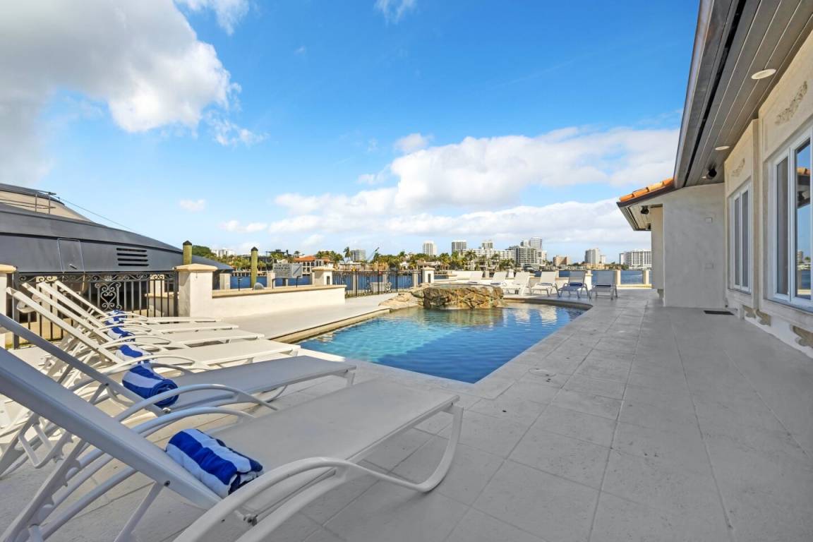 1022 M² House ∙ 7 Bedrooms ∙ 16 Guests - Fort Lauderdale, FL