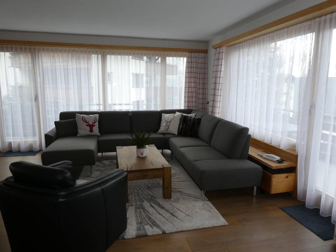 130 M² Apartment ∙ 3 Bedrooms ∙ 7 Guests - Klosters-Serneus