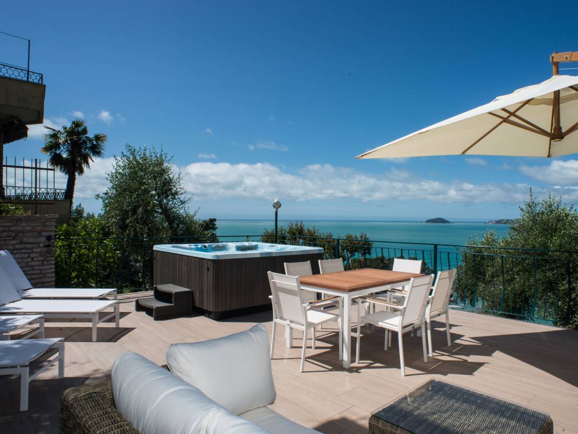 150 M² Ferienwohnung ∙ 3 Schlafzimmer ∙ 6 Gäste - Lerici
