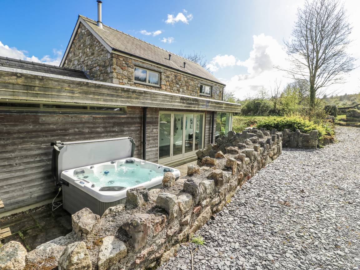 Cottage ∙ 4 Bedrooms ∙ 8 Guests - Moelfre