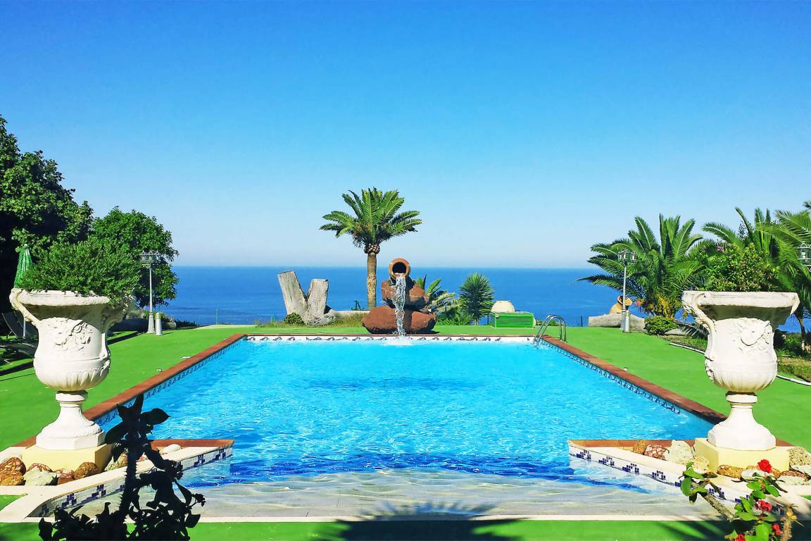 440 M² House ∙ 6 Bedrooms ∙ 12 Guests - Moya