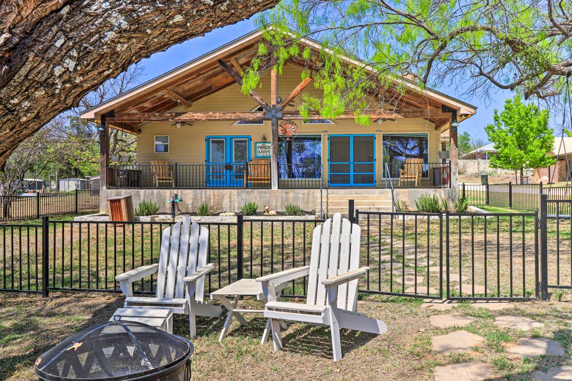 148 M² Cottage ∙ 3 Bedrooms ∙ 8 Guests - Texas