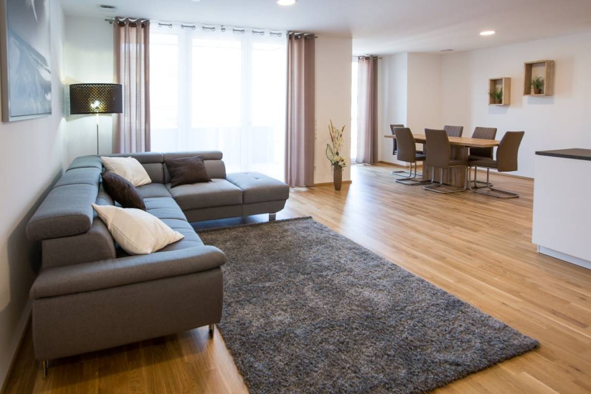 120 M² Apartment ∙ 3 Bedrooms ∙ 4 Guests - Stuttgart