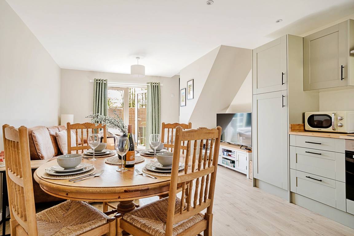 120 M² House ∙ 2 Bedrooms ∙ 5 Guests - Bourton-on-the-Water