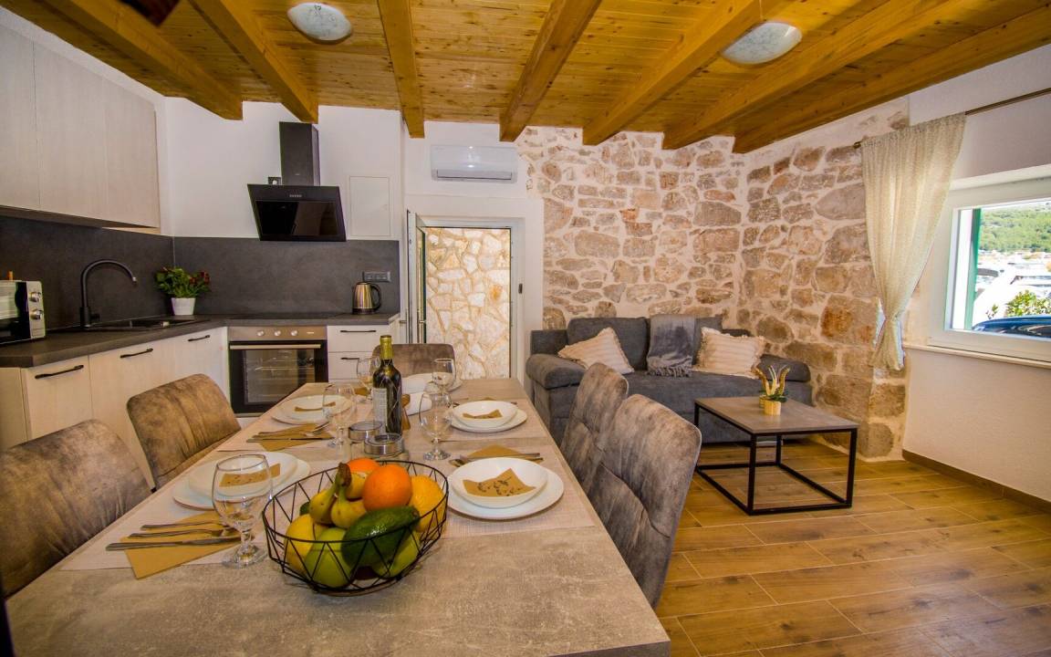 70 M² Ferienhaus ∙ 3 Schlafzimmer ∙ 5 Gäste - Vodice