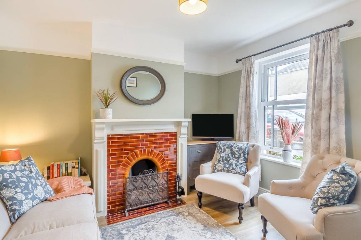 Cottage ∙ 2 Bedrooms ∙ 4 Guests - Lowestoft