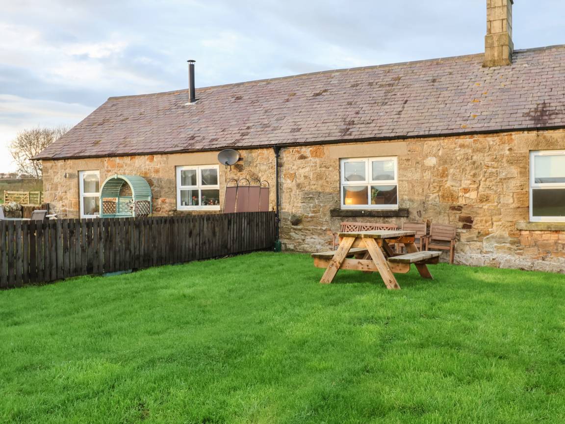 Cottage ∙ 2 Bedrooms ∙ 4 Guests - Alnmouth