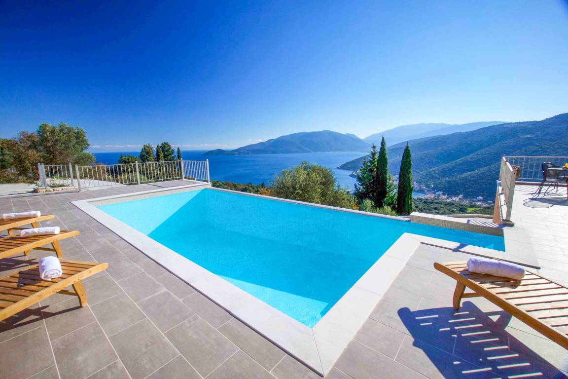 Villa ∙ 3 Bedrooms ∙ 6 Guests - Agia Effimia