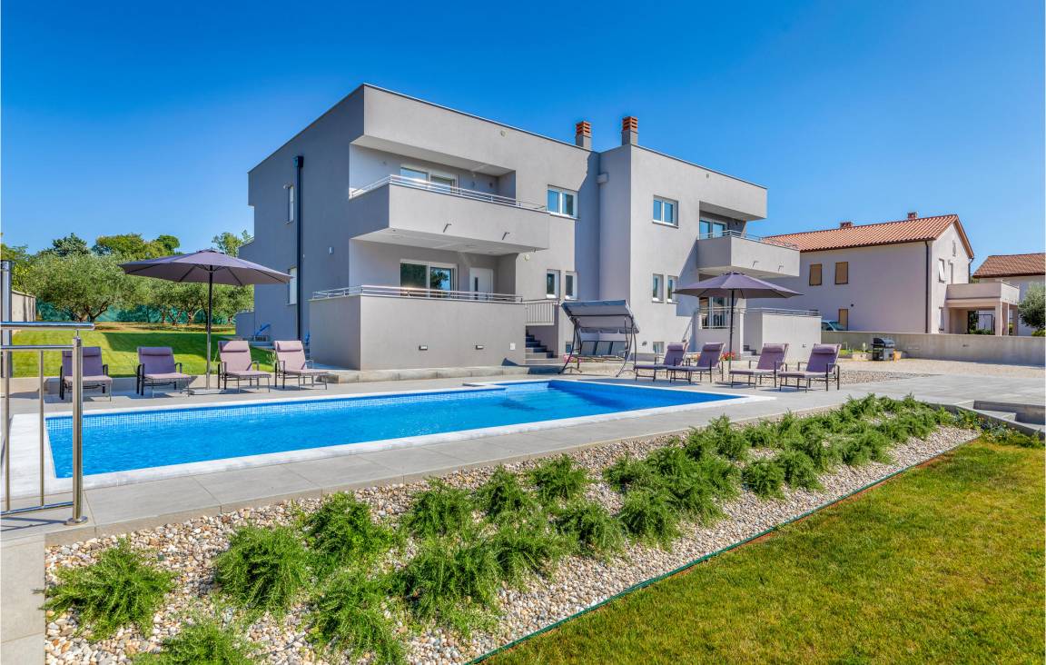 400 M² Huis ∙ 7 Slaapkamers ∙ 14 Gasten - Pula