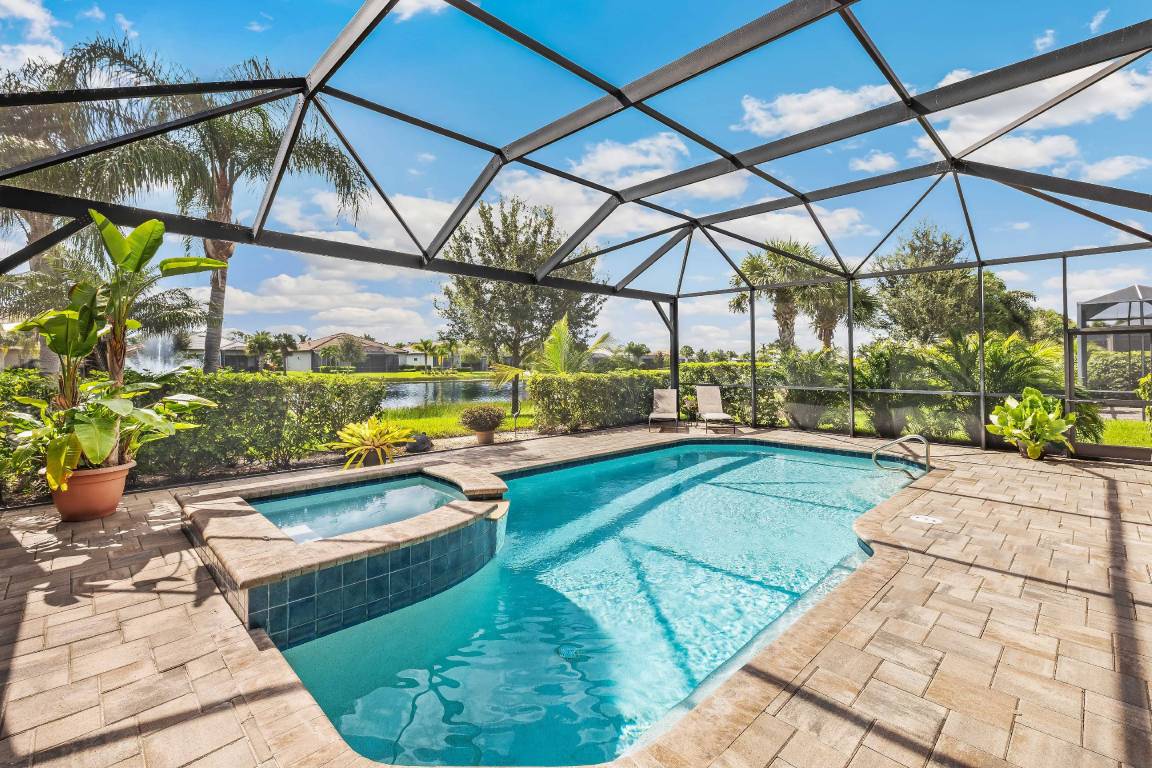 156 M² House ∙ 2 Bedrooms ∙ 6 Guests - Fort Myers, FL