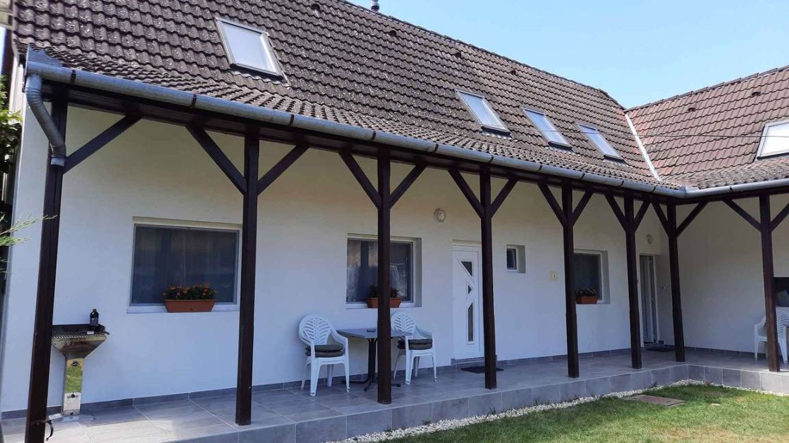 90 M² Apartment ∙ 2 Bedrooms ∙ 4 Guests - Balatonlelle