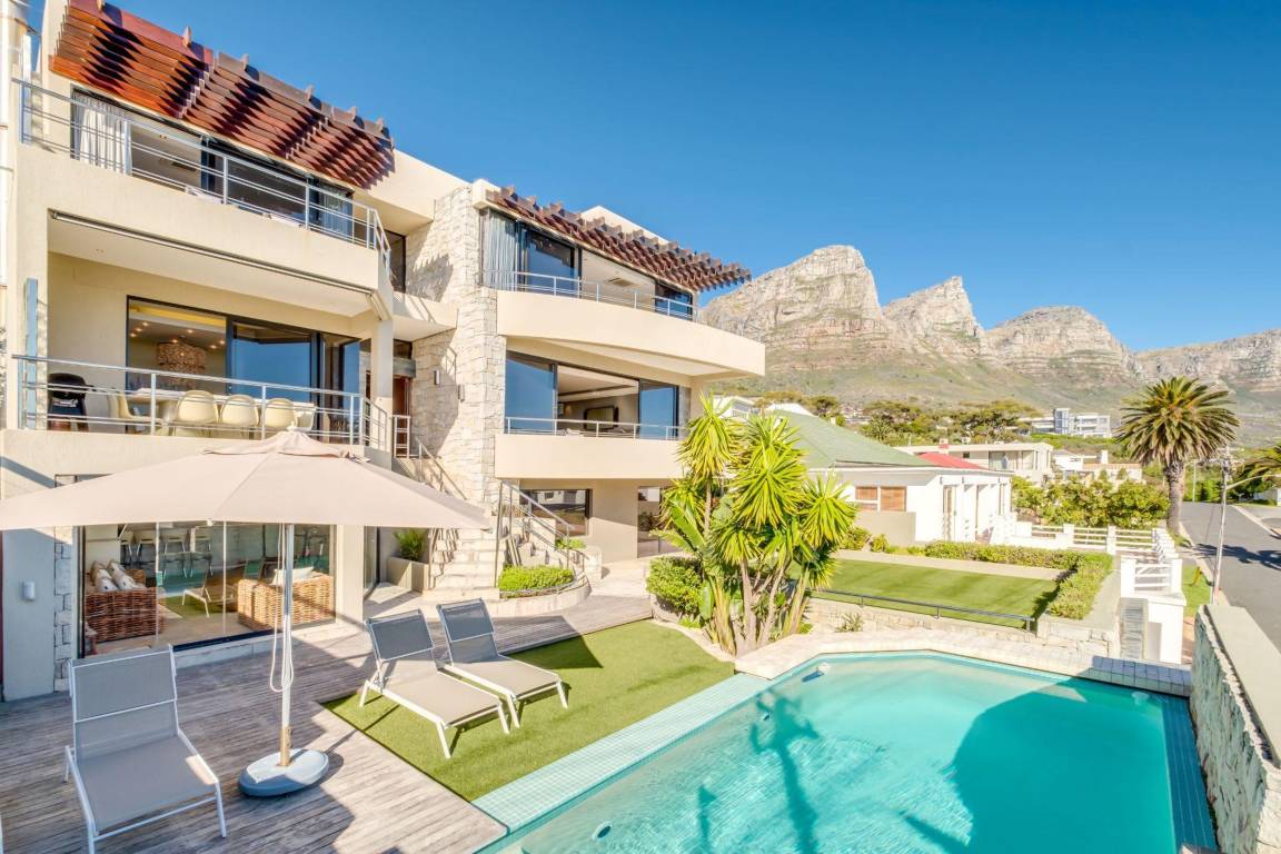 Villa ∙ 4 Bedrooms ∙ 8 Guests - Camps Bay