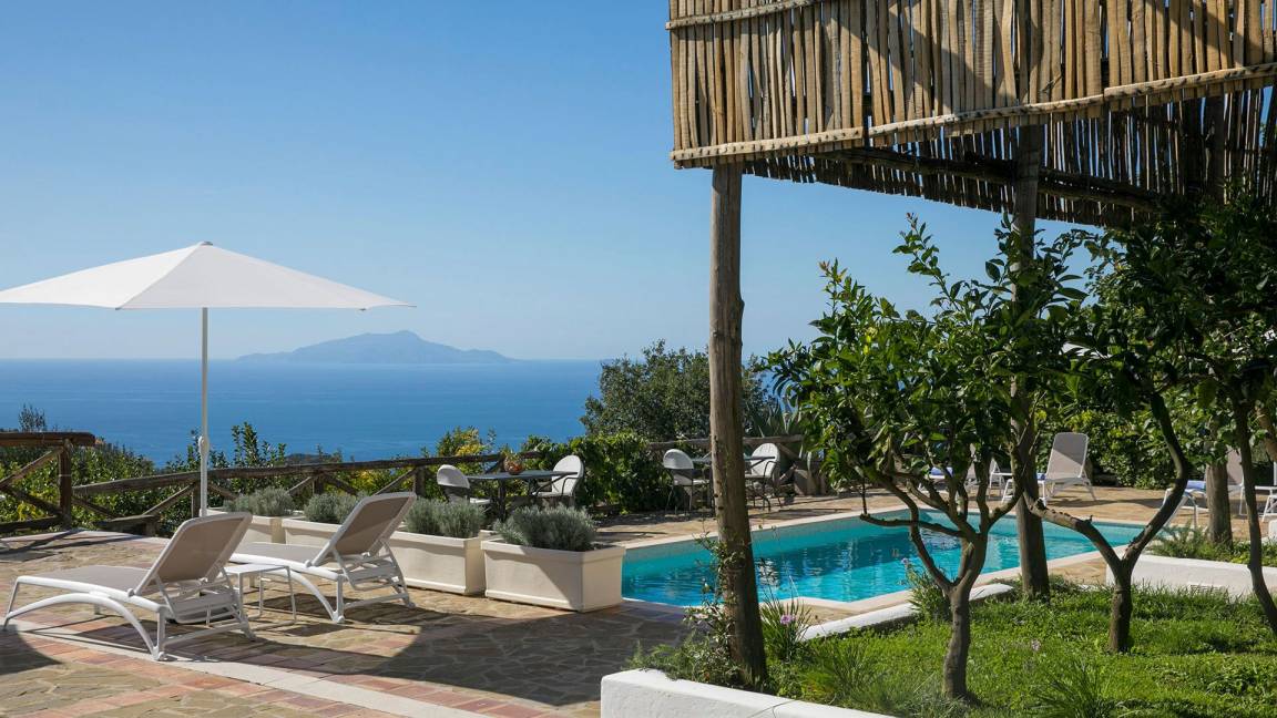 Villa ∙ 8 Bedrooms ∙ 16 Guests - Capri
