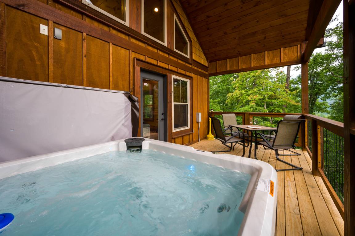 84 M² House ∙ 1 Bedroom ∙ 5 Guests - Gatlinburg, TN