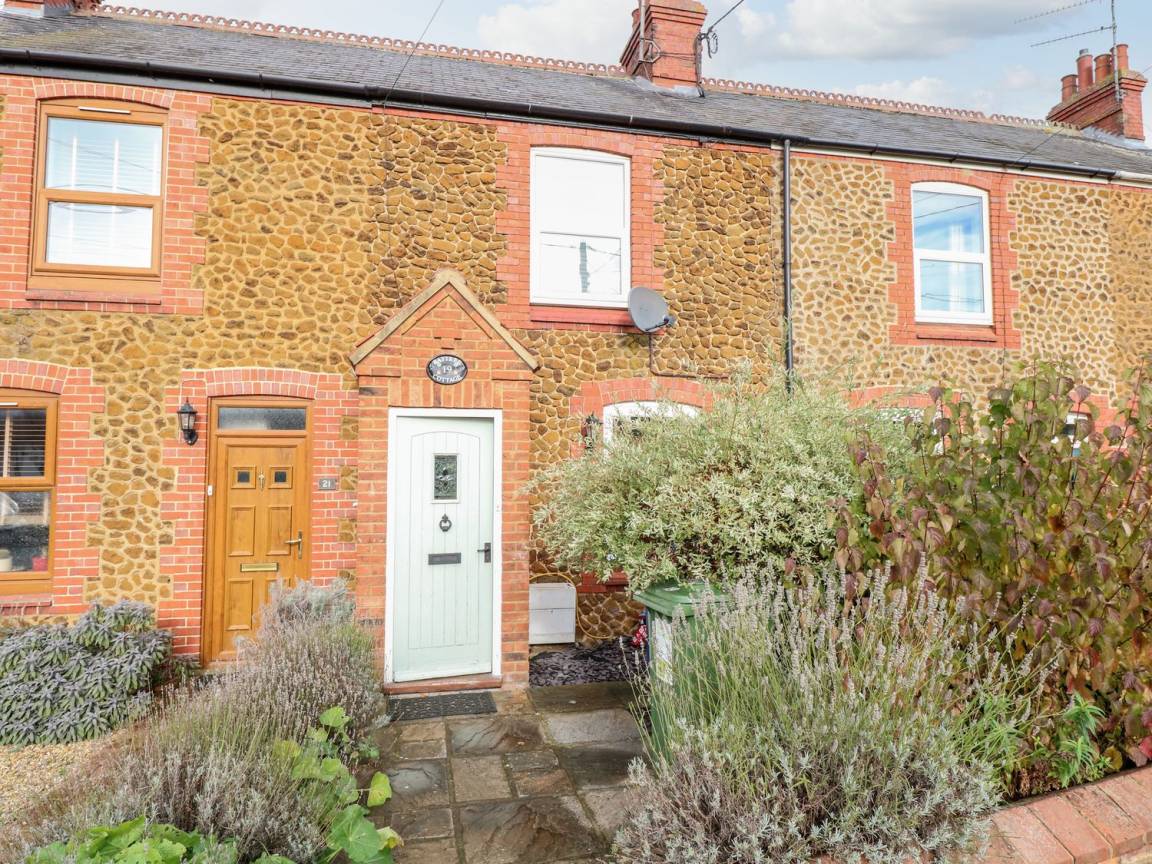 Cottage ∙ 2 Bedrooms ∙ 4 Guests - Snettisham