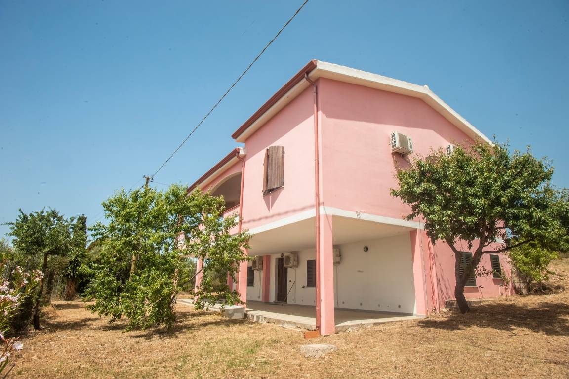 100 M² Ferienhaus ∙ 2 Schlafzimmer ∙ 5 Gäste - Sant’Anna Arresi