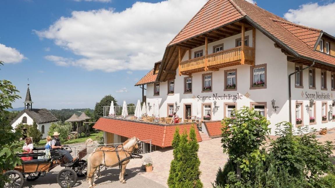80 M² Ferienwohnung ∙ 2 Schlafzimmer ∙ 5 Gäste - Titisee-Neustadt