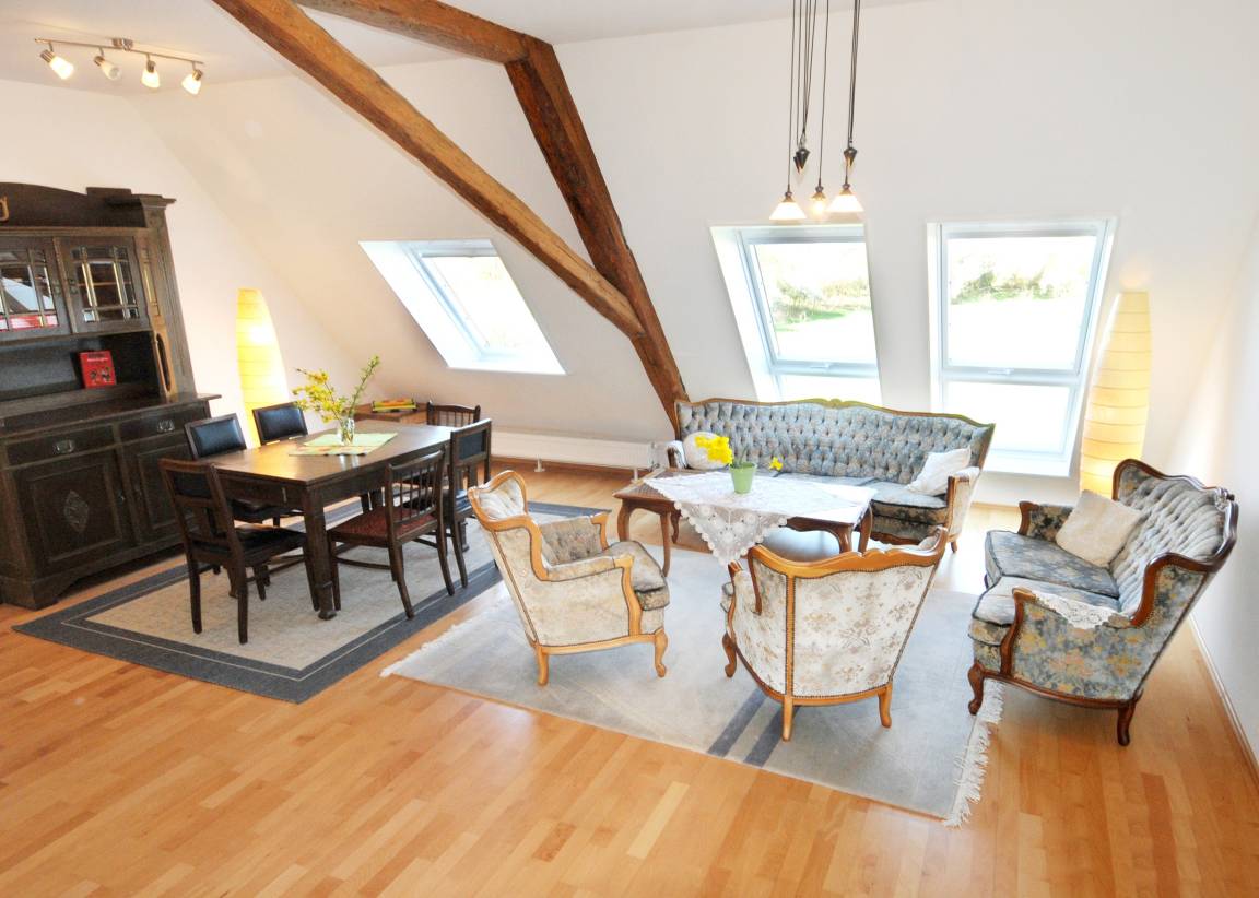 Ferienwohnung ∙ 3 Schlafzimmer ∙ 6 Gäste - Neustadt an der Aisch