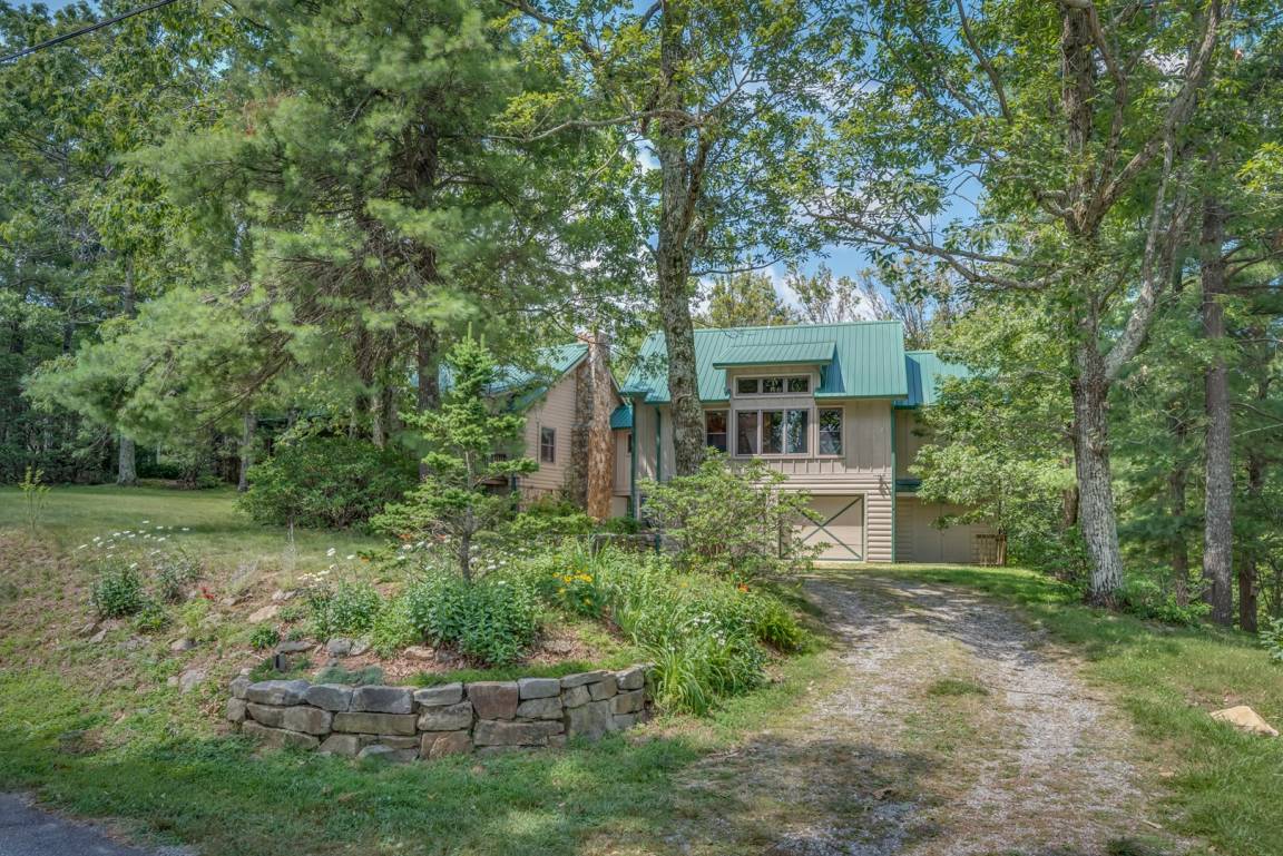 276 M² Cabin ∙ 3 Bedrooms ∙ 6 Guests - North Carolina