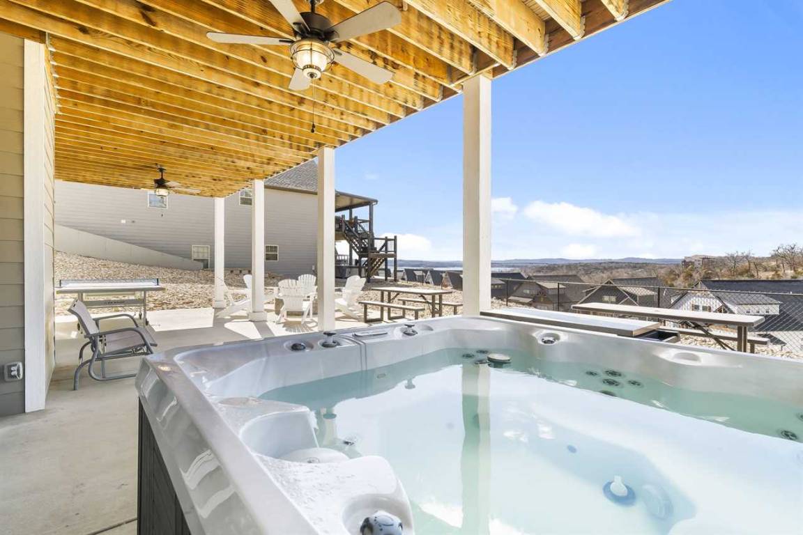 465 M² House ∙ 10 Bedrooms ∙ 38 Guests - Branson, MO