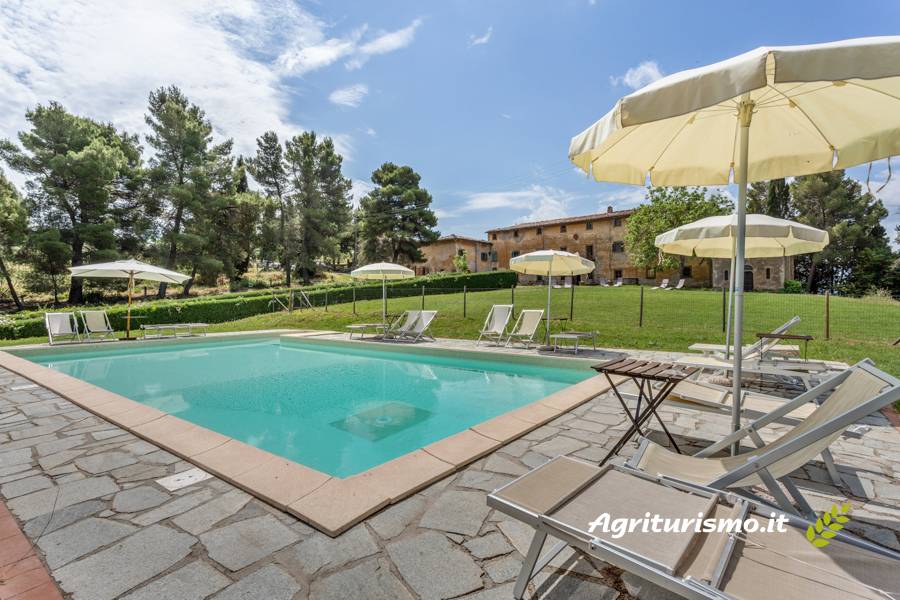 70 M² Farmhouse ∙ 2 Bedrooms ∙ 6 Guests - Volterra
