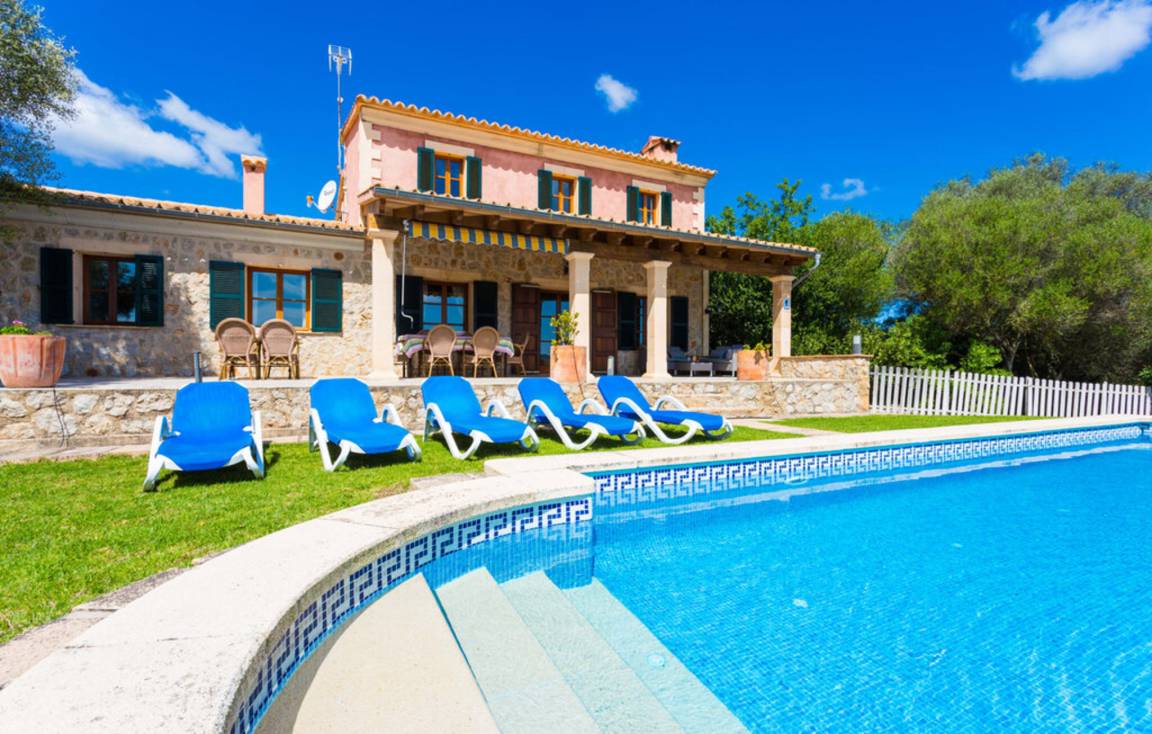 240 M² Finca ∙ 5 Bedrooms ∙ 10 Guests - Majorque