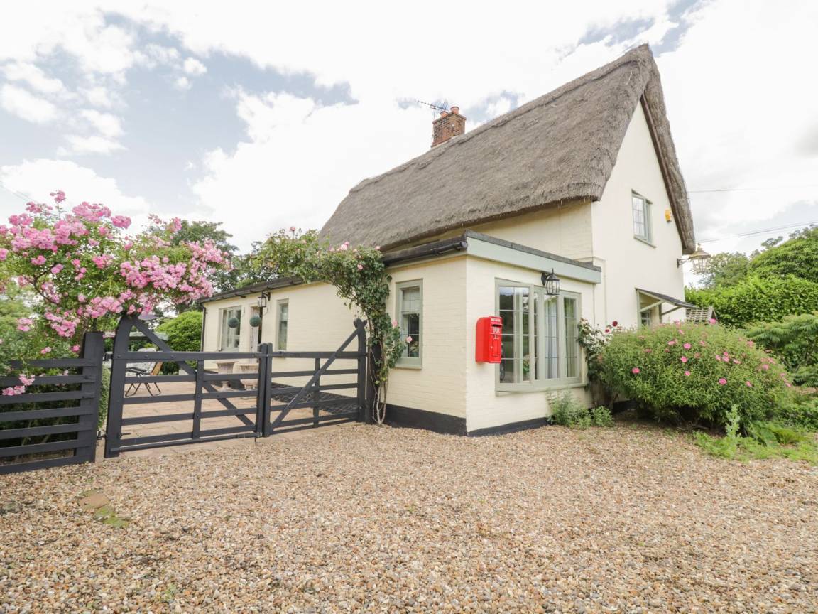 Cottage ∙ 2 Bedrooms ∙ 4 Guests - Norfolk