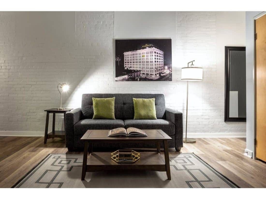 120 M² Apartment ∙ 2 Bedrooms ∙ 6 Guests - University Heights – Indianapolis