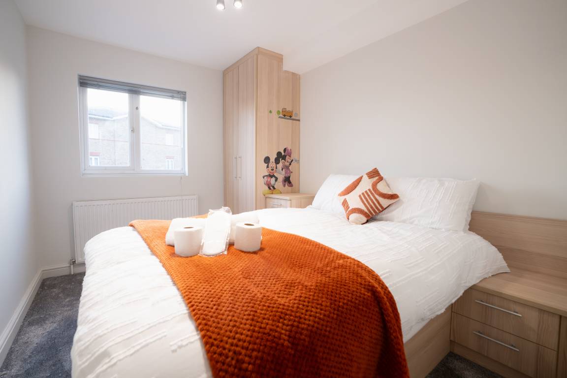 230 M² House ∙ 5 Bedrooms ∙ 12 Guests - London, UK