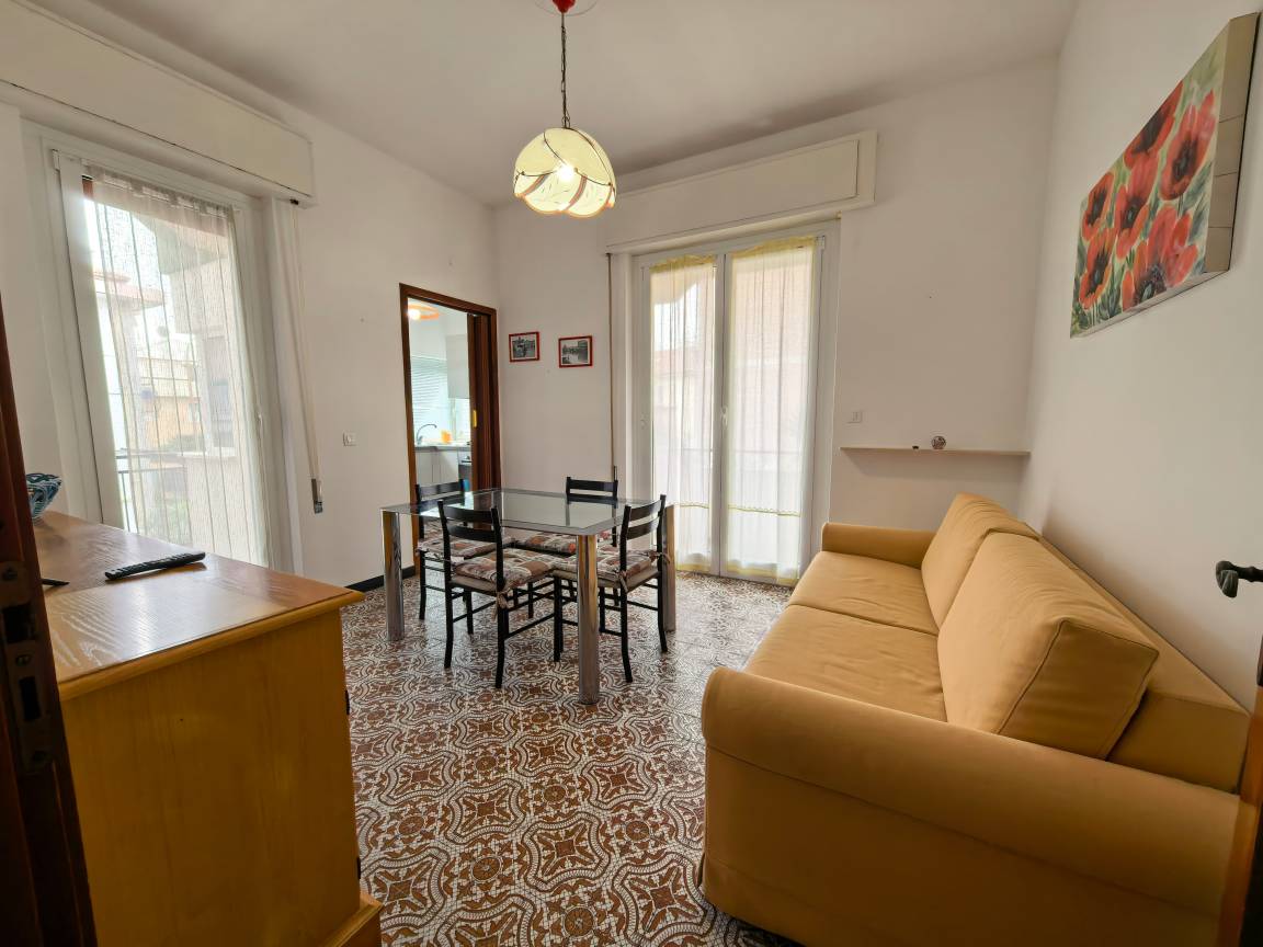 75 M² Appartamento Vacanza ∙ 2 Camere Da Letto ∙ 5 Ospiti - Albenga