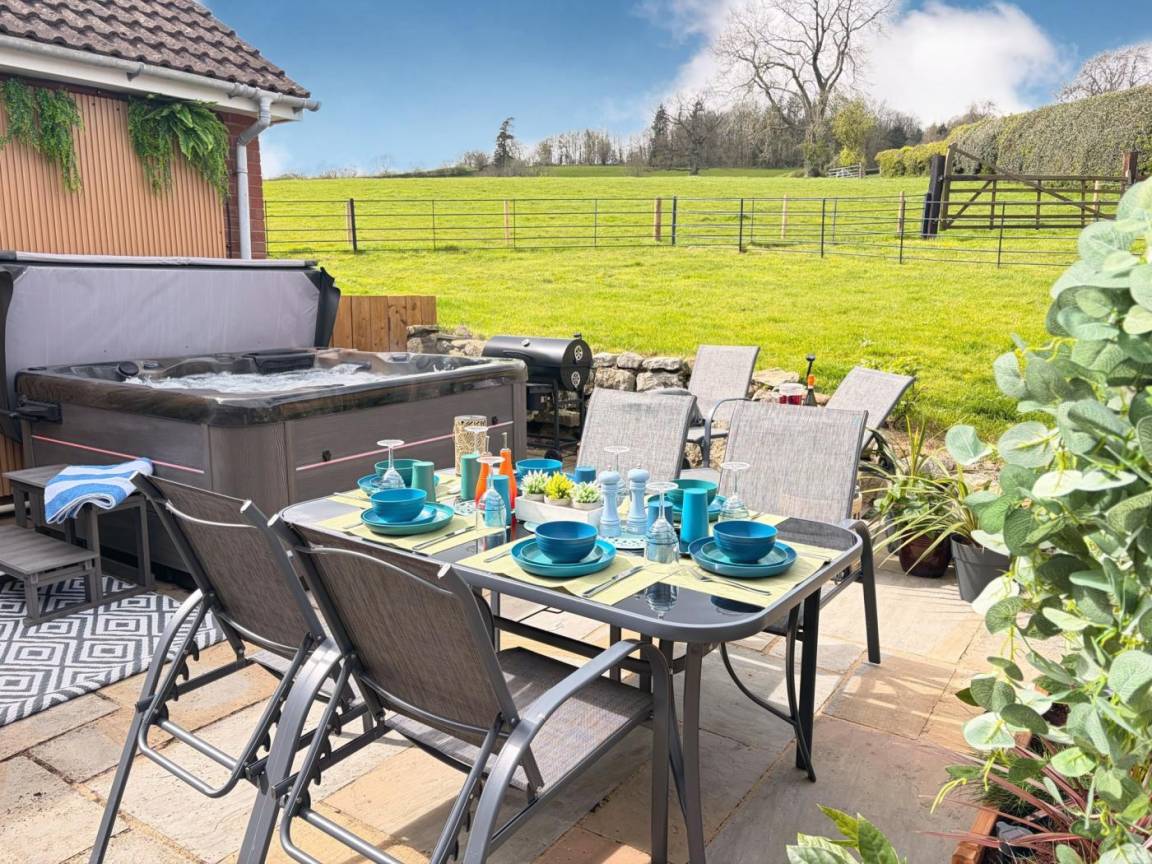 Cottage ∙ 3 Bedrooms ∙ 6 Guests - Llangollen